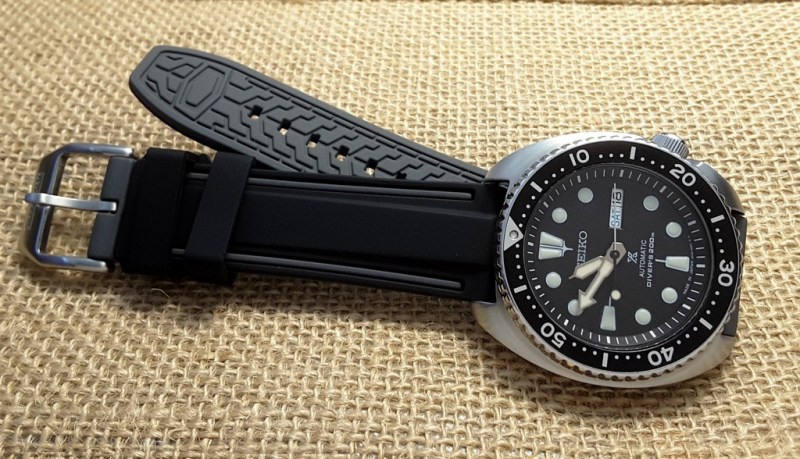 StrapoRACER by StrapoSphere.com | Yeoman's Watch Review